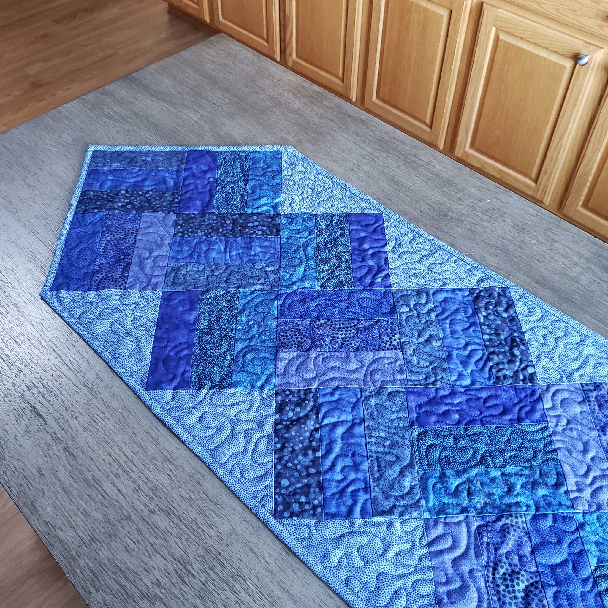 Dark Blue Rail Fence Table Runner PDF – Connie Kresin Campbell